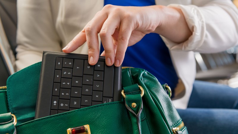 Microsoft Universal Foldable Keyboard - keyboard - Canadian French ...